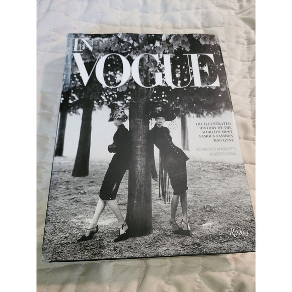 Other | In Vogue An Illustrated History Of The Worlds Most Famous ...